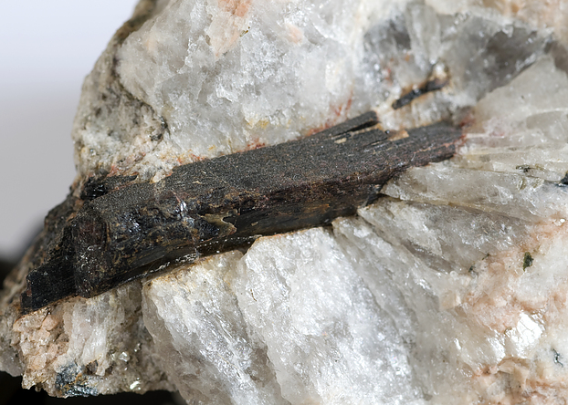 Allanite: Mineral information, data and localities.