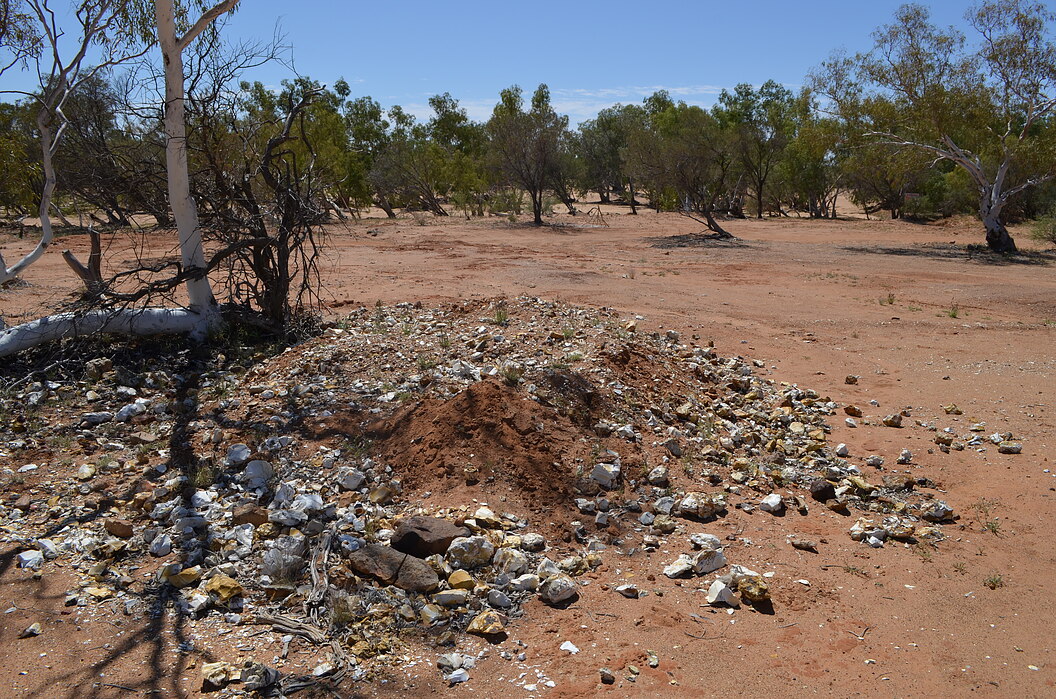 Mookaite deposits, Mooka Creek, Mooka Station, Carnarvon Shire, Western ...