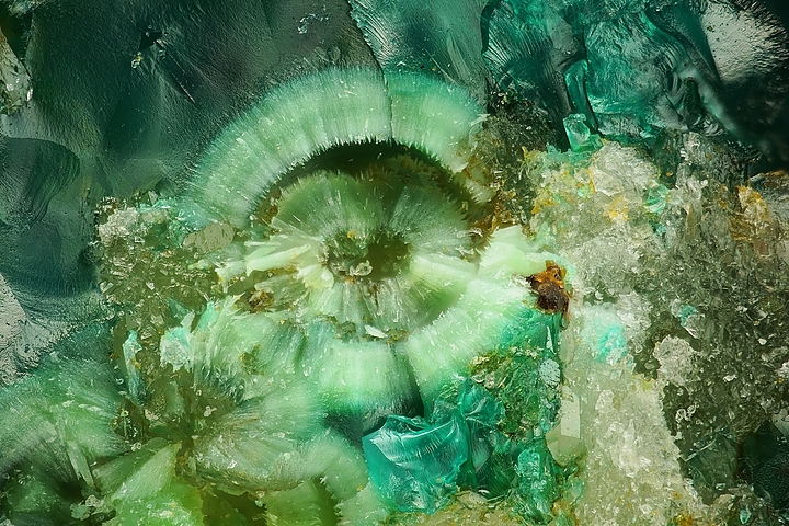 Strashimirite: Mineral information, data and localities.