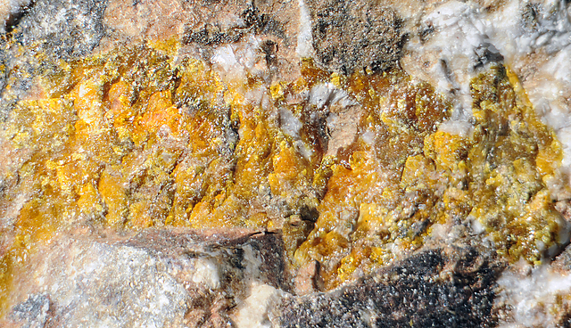 Sarkinite