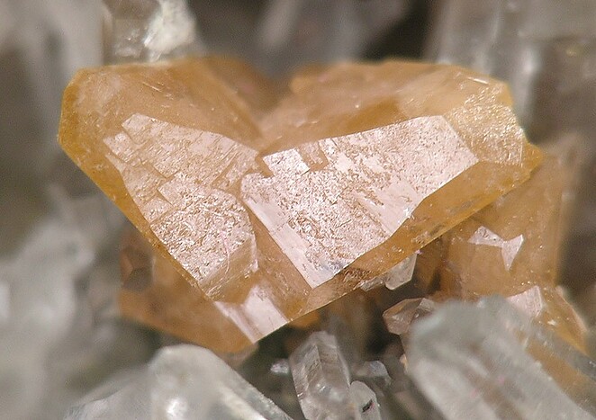 Monazite-(Ce): Mineral information, data and localities.