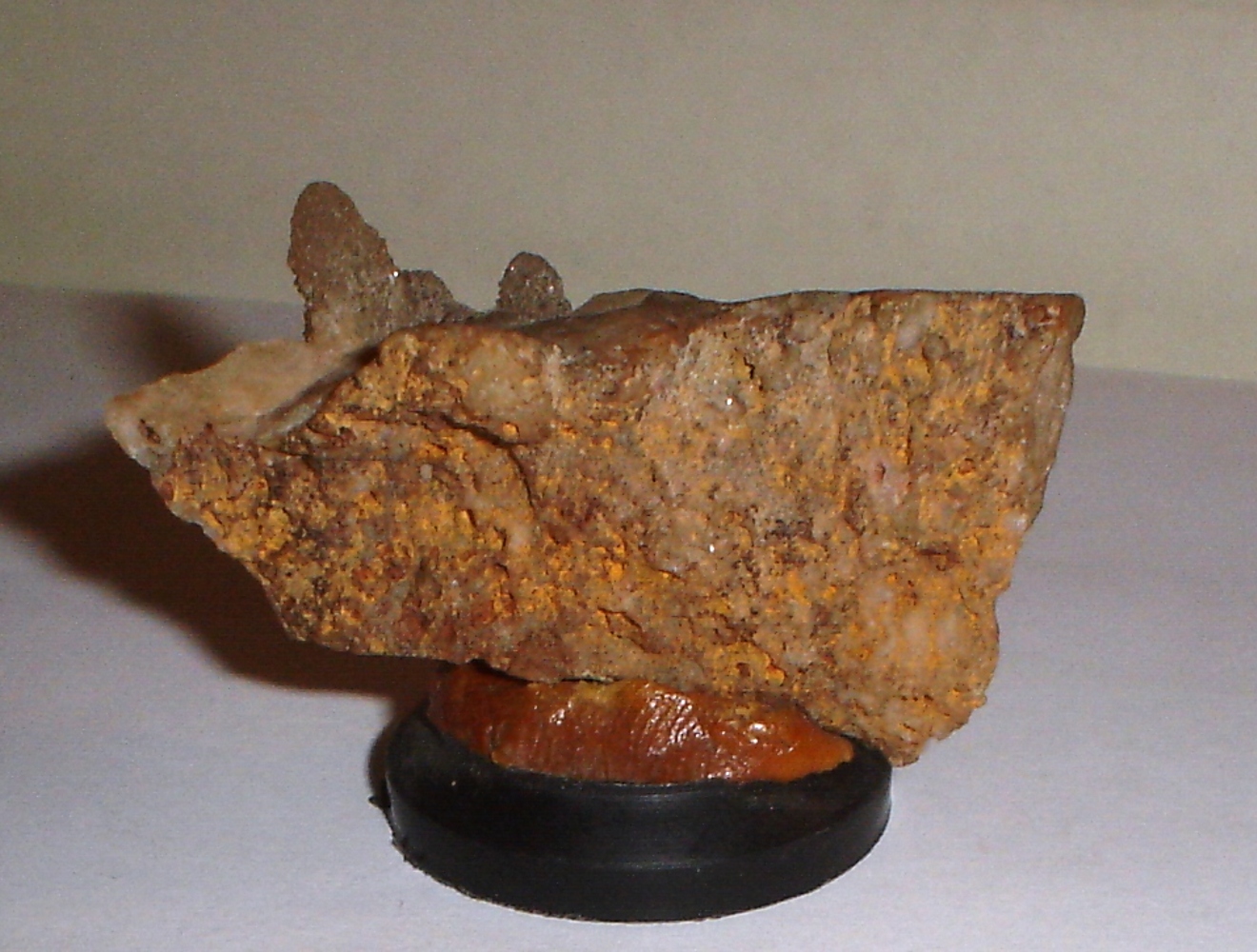 Iron Ochre: Mineral information, data and localities.
