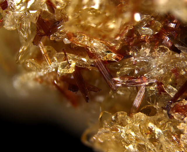 Hancockite, Axinite-(Mn)