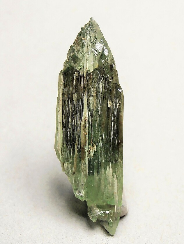 Hiddenite: Mineral information, data and localities.