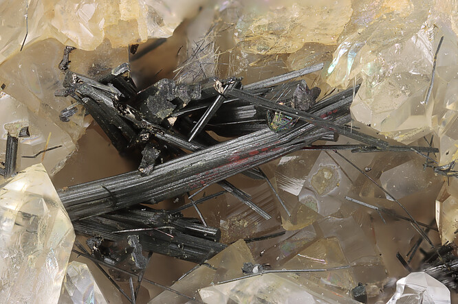 Berthierite: Mineral information, data and localities.