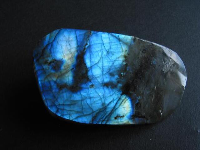 Anorthite (Var: Labradorite)