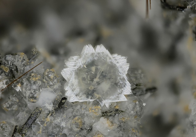 Arisite-(La): Mineral information, data and localities.