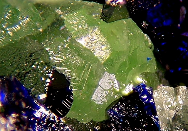 Powellite, Azurite