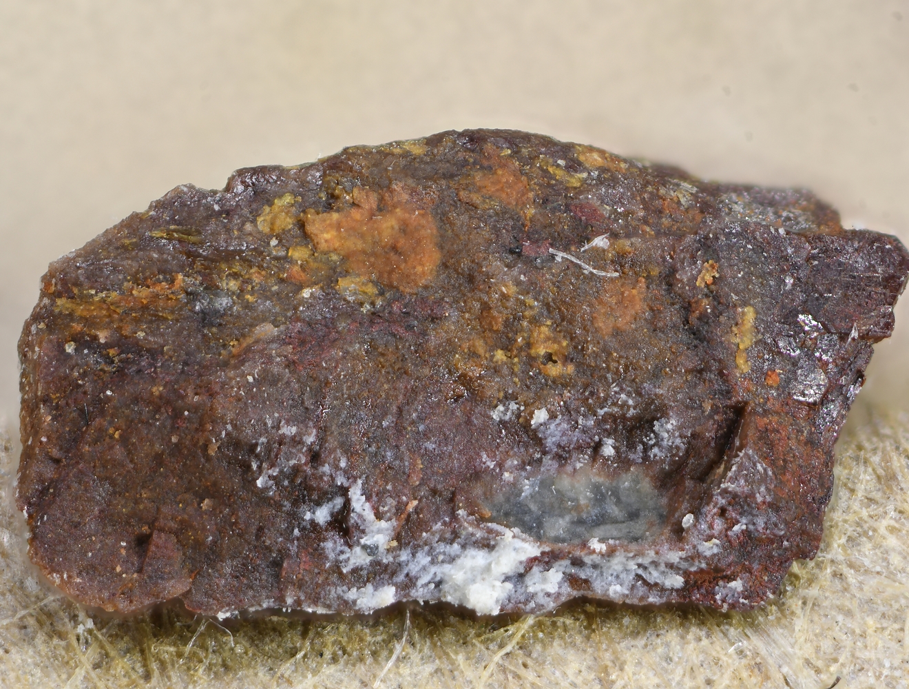 Hafnon: Mineral information, data and localities.