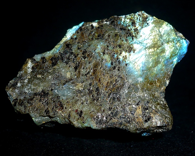 Anorthite (Var: Labradorite)
