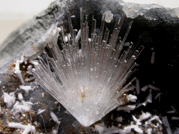 Mesolite: Mineral information, data and localities.