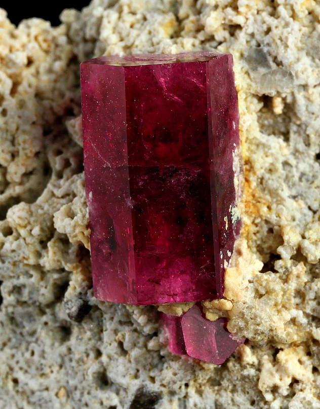 Red Beryl: Mineral information, data and localities.