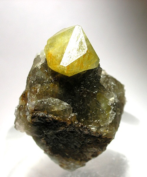 Londonite-Rhodizite Series: Mineral information, data and localities.