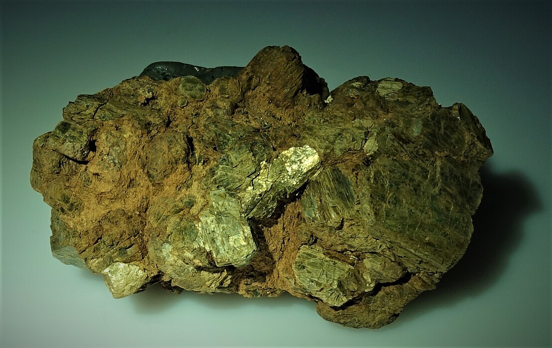 Orthopyroxenite: Mineral information, data and localities.