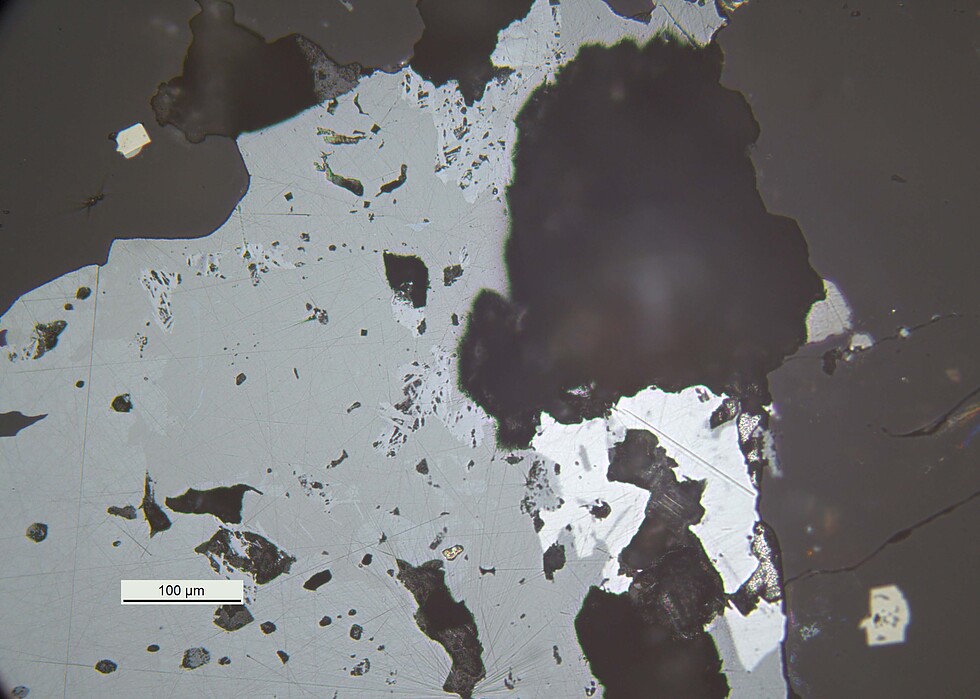 Vaughanite: Mineral information, data and localities.