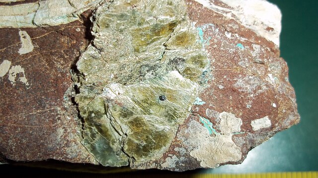 Clintonite, Garnet Group