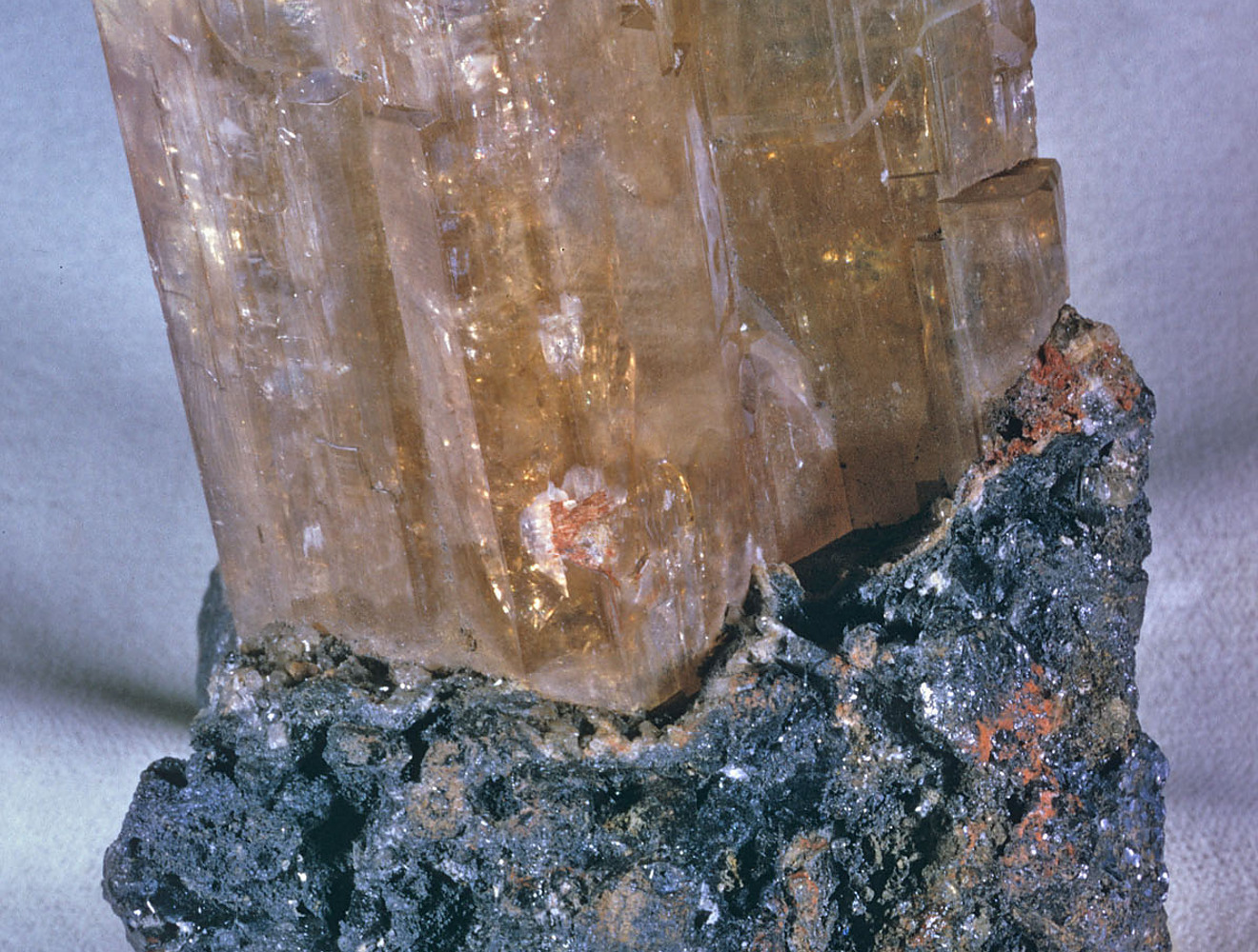 Phosgenite: Mineral information, data and localities.