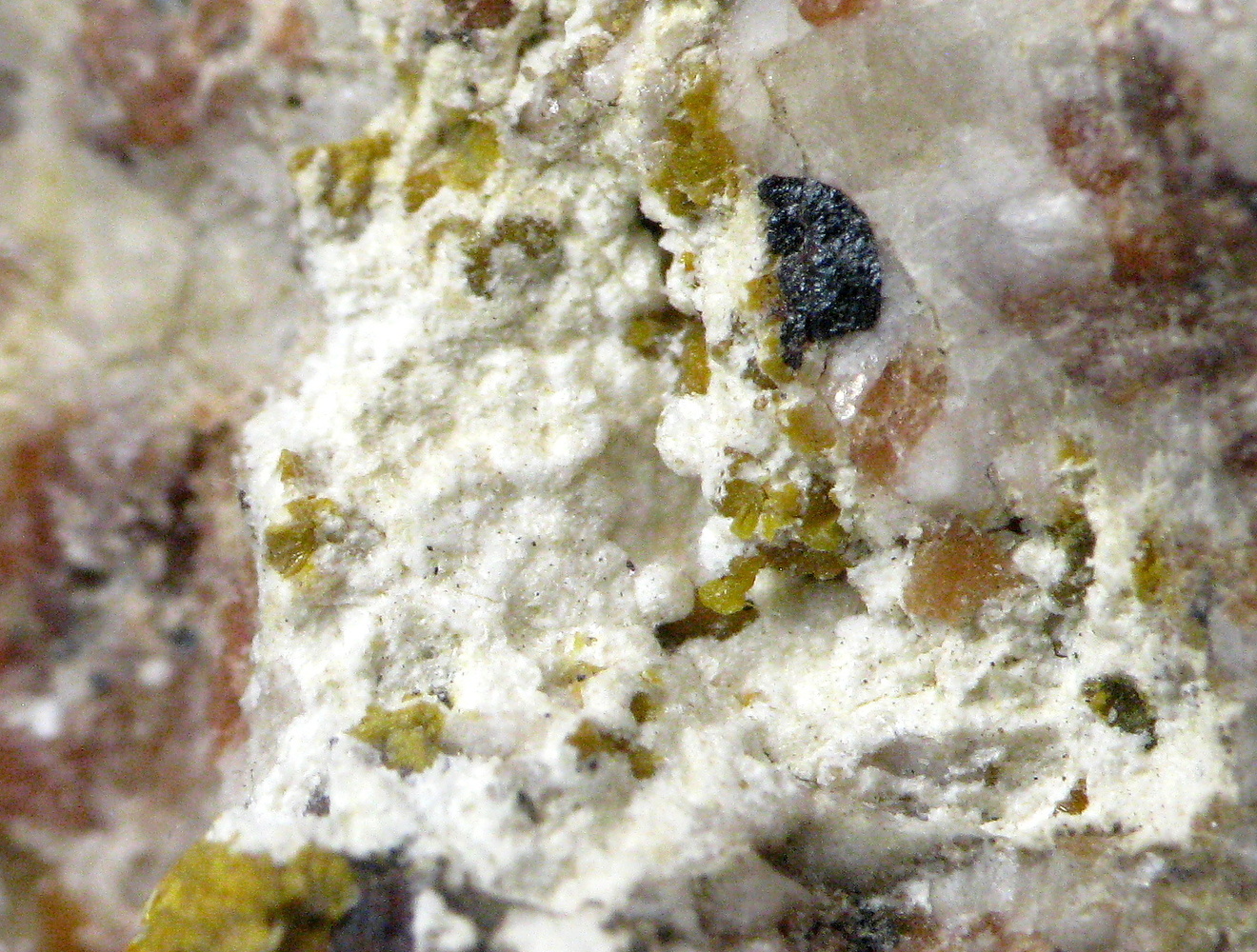 Improving Mindat.org : UM1986-10-CO:ClHMgMnZn - Mineral F