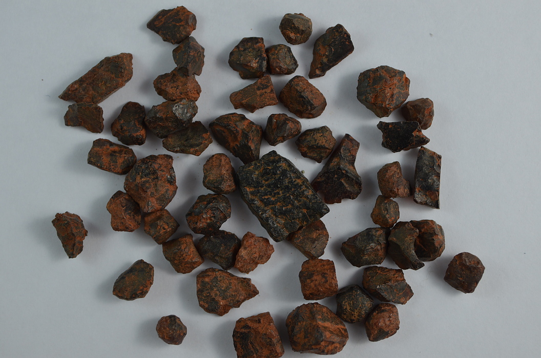 Gemtree 'garnet lease', Mt Riddock Station, Harts Range (Harts Ranges ...