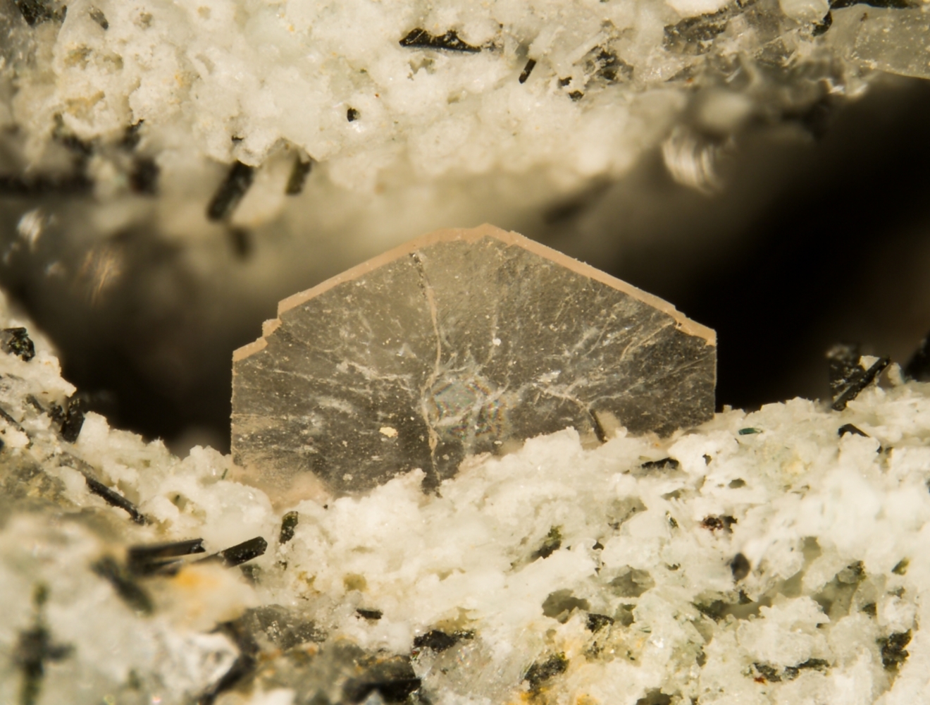 Arisite-(La): Mineral information, data and localities.