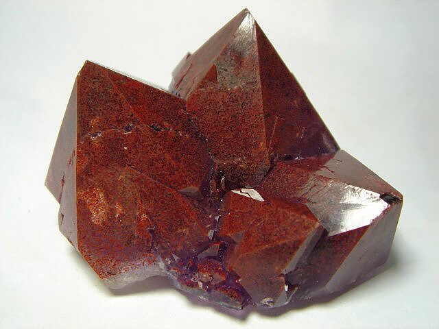 Quartz (Var: Amethyst), Hematite