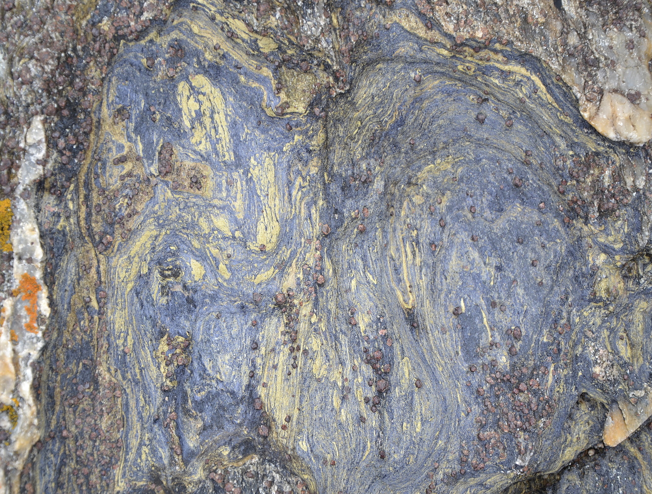Blueschist: Mineral information, data and localities.