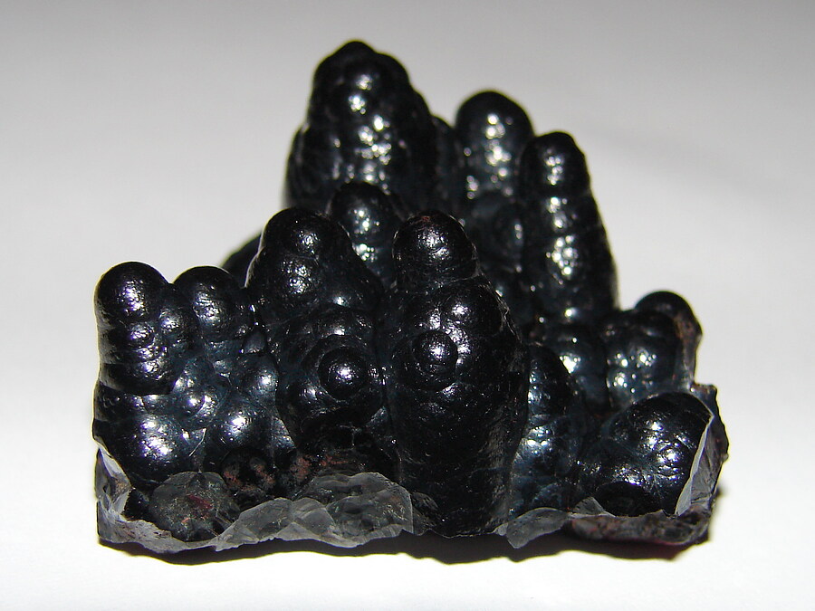 mindat.org - Goethite
