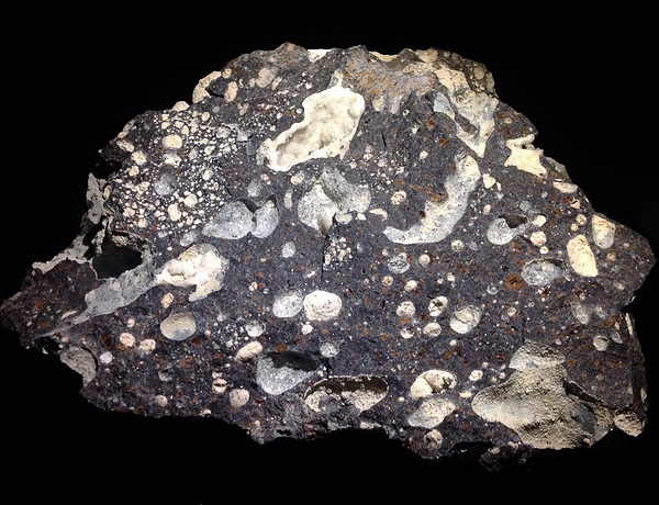 Basalt: Mineral information, data and localities.