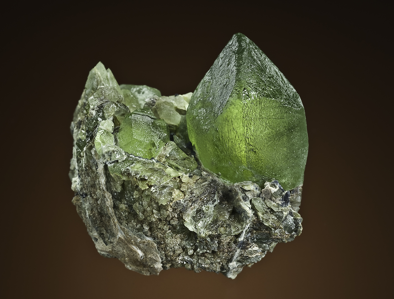 mindat.org - Olivine group