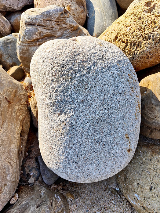 Leucogranite: Mineral information, data and localities.