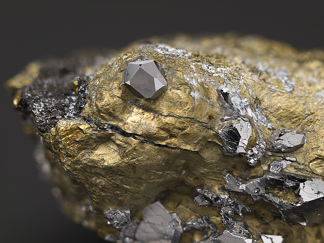 Sperrylite, Talnakhite