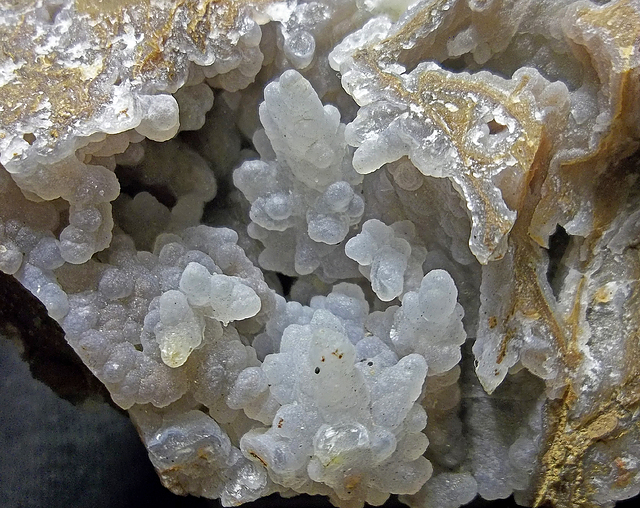 Quartz (Var: Chalcedony)