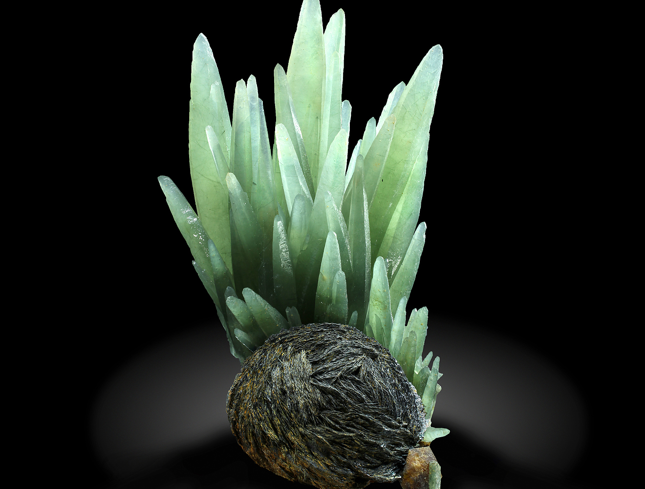 Prase: Mineral information, data and localities.