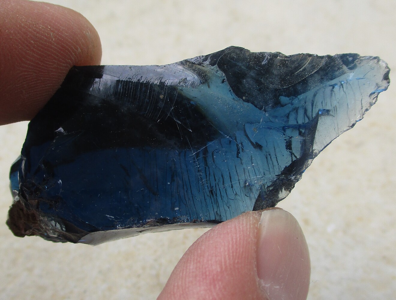 Glass (man-made): Mineral information, data and localities.