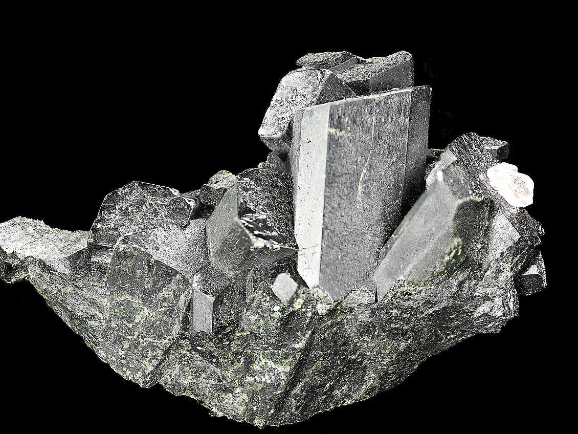 Hedenbergite, Ilmenite, Fluorapatite, Albite, Enstatite
