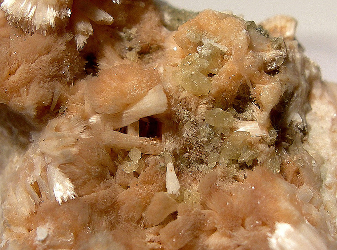 Böhmite: Mineral information, data and localities.