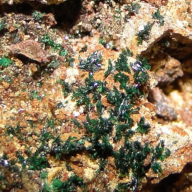 Leverettite: Mineral information, data and localities.