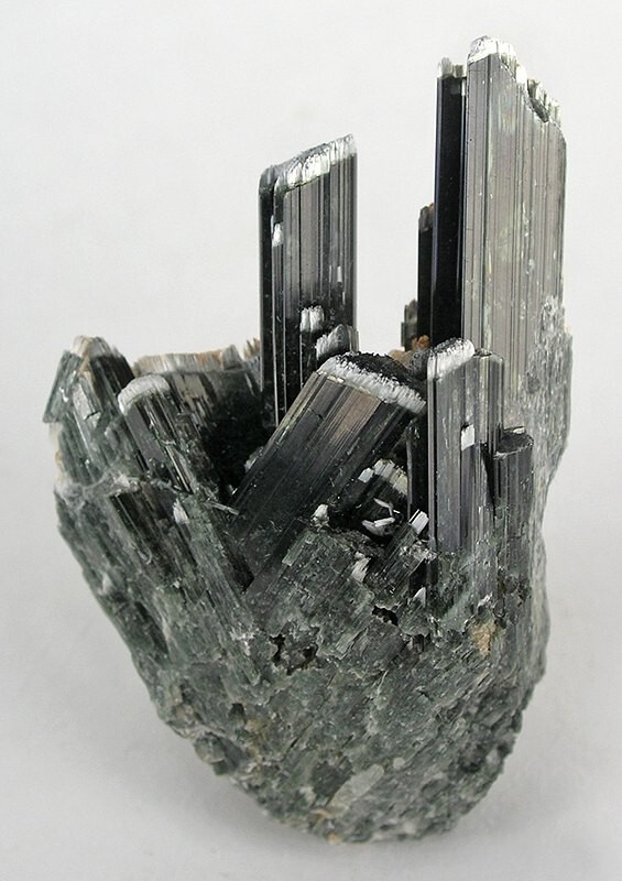 Actinolite-Tremolite Series: Mineral information, data and localities.