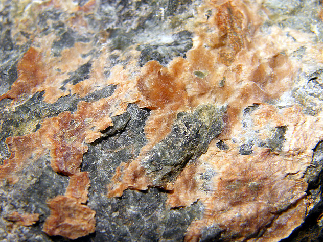 Nemalite: Mineral information, data and localities.