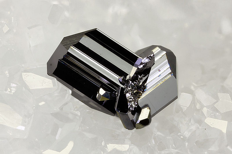 Enargite: Mineral information, data and localities.