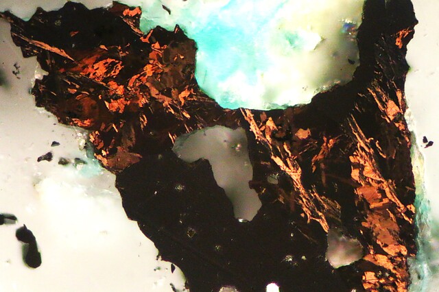 Naumannite, Klockmannite, Clausthalite, Malachite, Calcite