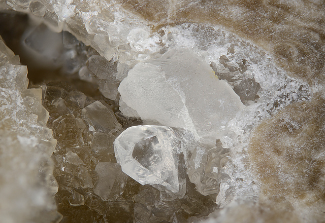 Whewellite, Baryte, Calcite