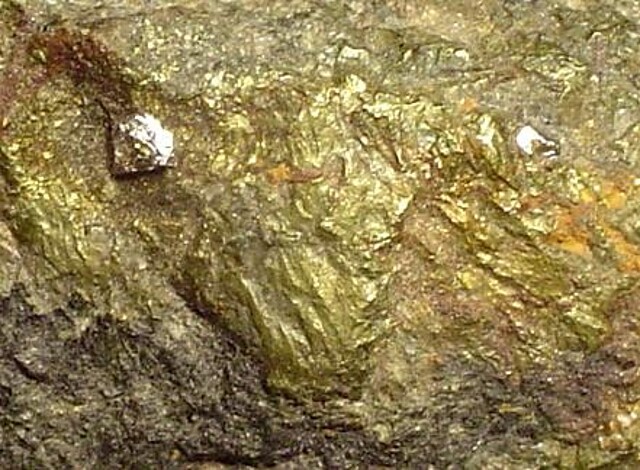 Sperrylite, Chalcopyrite