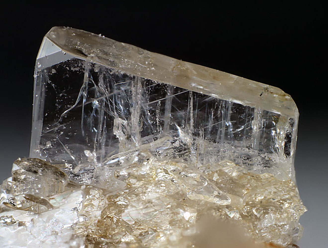 Sanidine: Mineral information, data and localities.