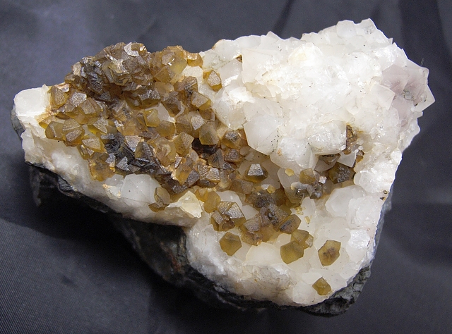 Siderite, Quartz
