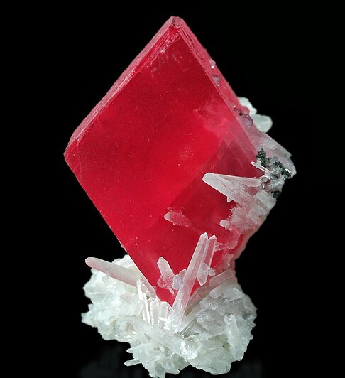 Rhodochrosite-Siderite Series: Mineral information, data and localities.