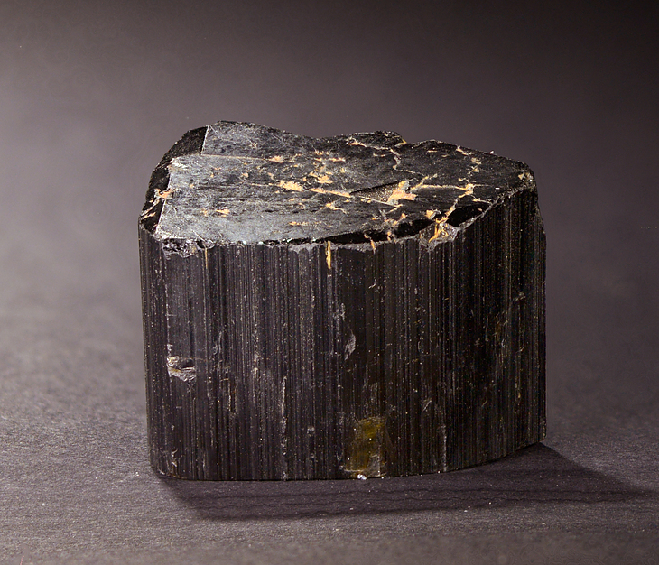 Foitite: Mineral information, data and localities.