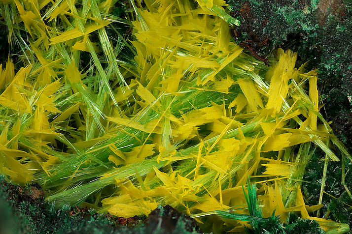 Schoepite: Mineral information, data and localities.