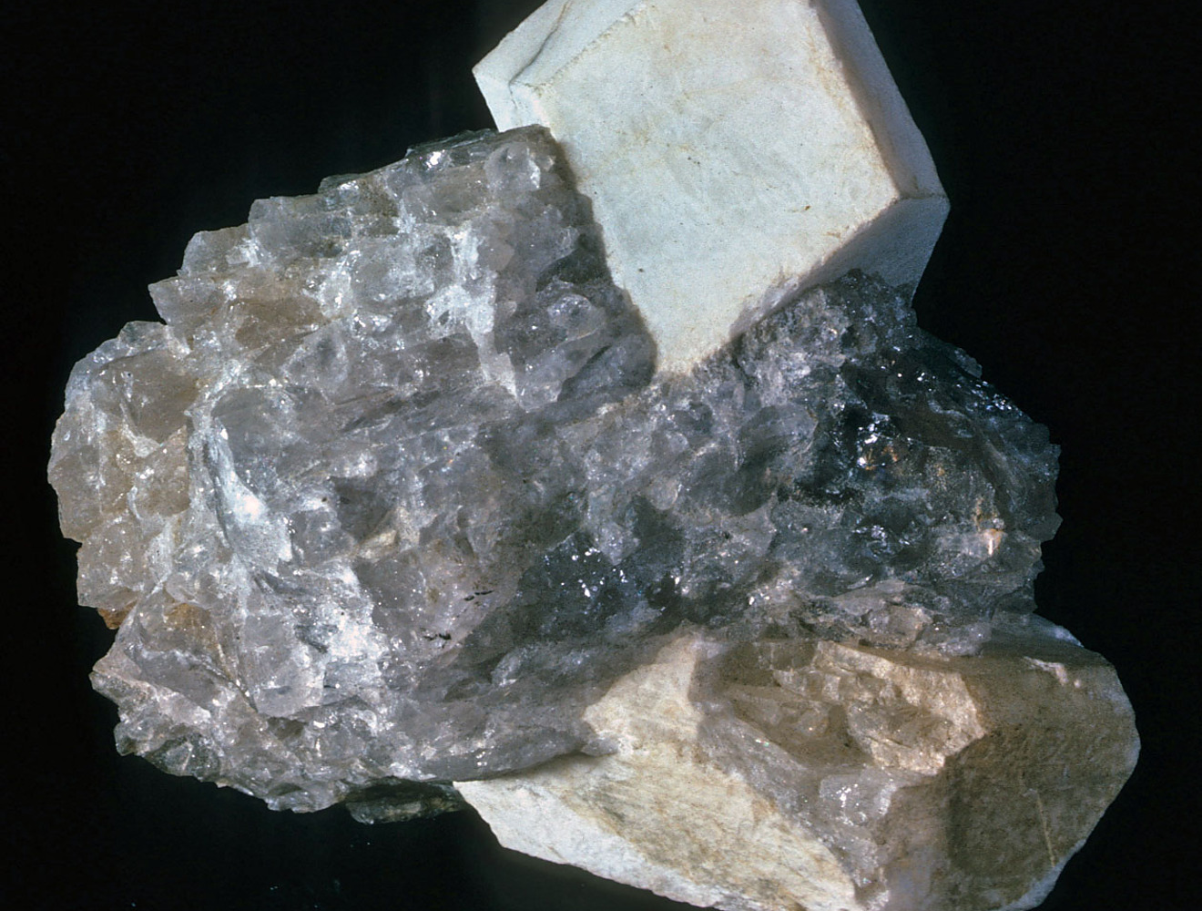 Oligoclase: Mineral information, data and localities.