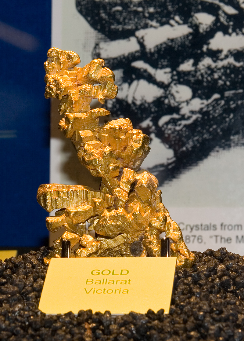 Native Gold on quartz. Complete item measure 16 mm, the crystal in the ...